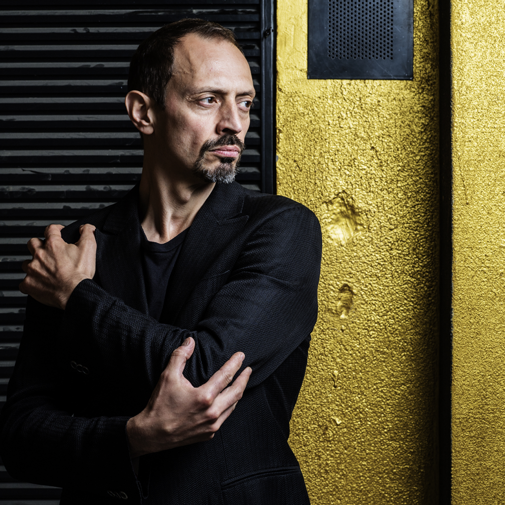 Xavier Phillips - La Dolce Volta